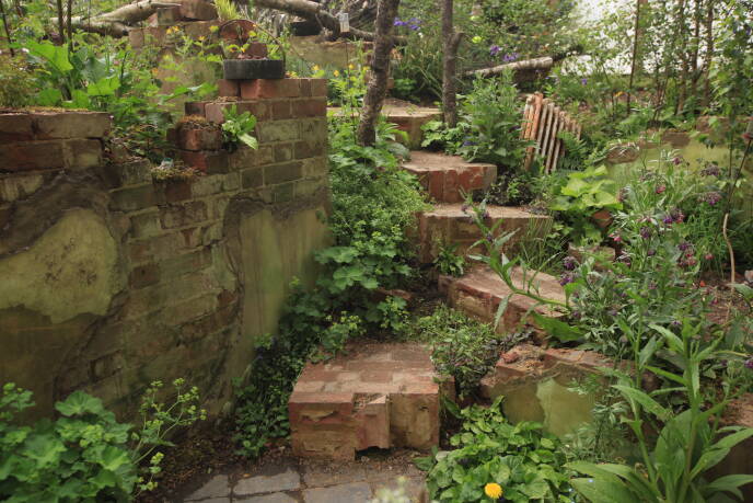 Love Among the Ruins: Recycled Gardens and Biodiversity - Gardenista