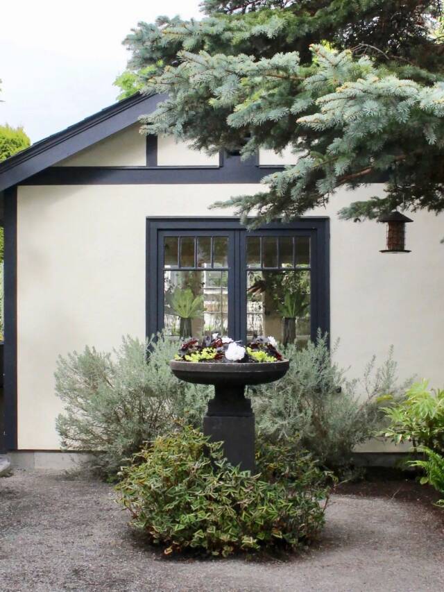 Curb Appeal: Year-Round Greenery in a Cold Climate - Gardenista Web ...