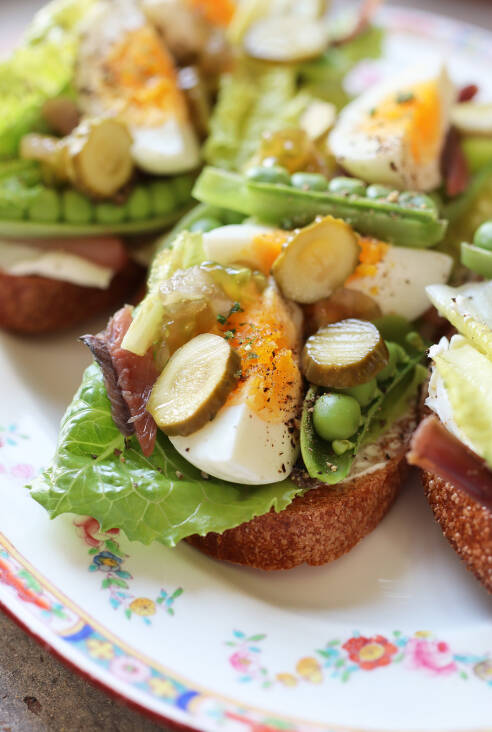 Cornichons: An Easy Recipe for Tiny Pickled Cucumbers