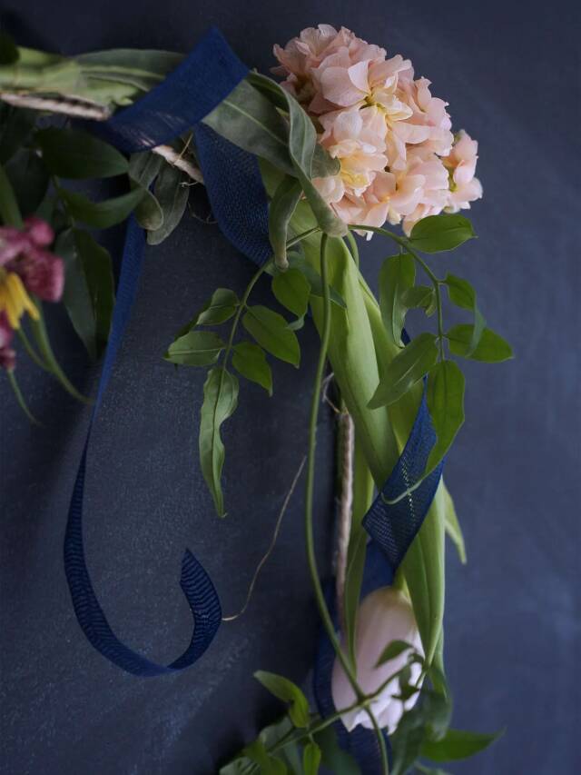 DIY: Wedding Garland with Studio Carta Ribbon - Gardenista Web Story ...