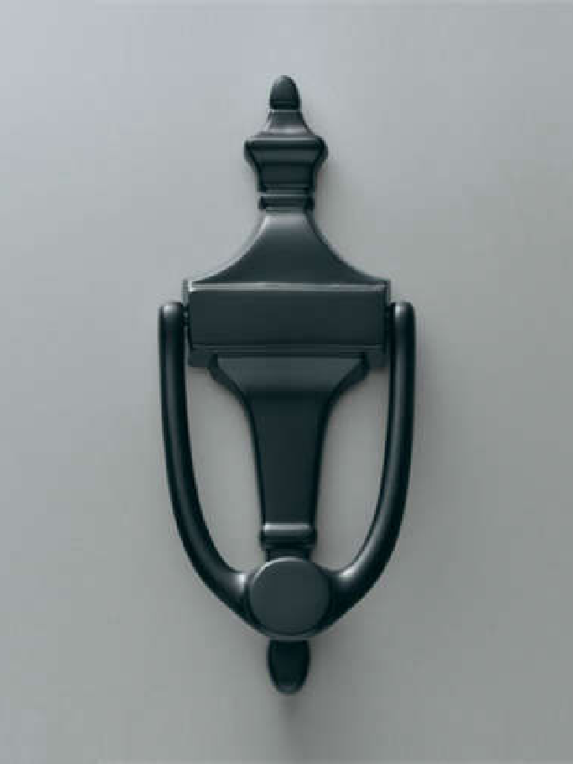 10 Easy Pieces: Black Door Knockers - Gardenista Web Story - Gardenista