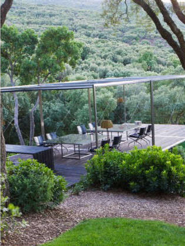 Outbuilding of the Week: A Tuscan Cliffside Aerie - Gardenista Web ...