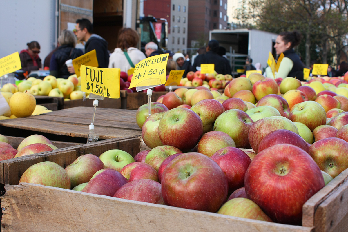 Baked Stuffed Apples with Raisins and Cinnamon Recipe