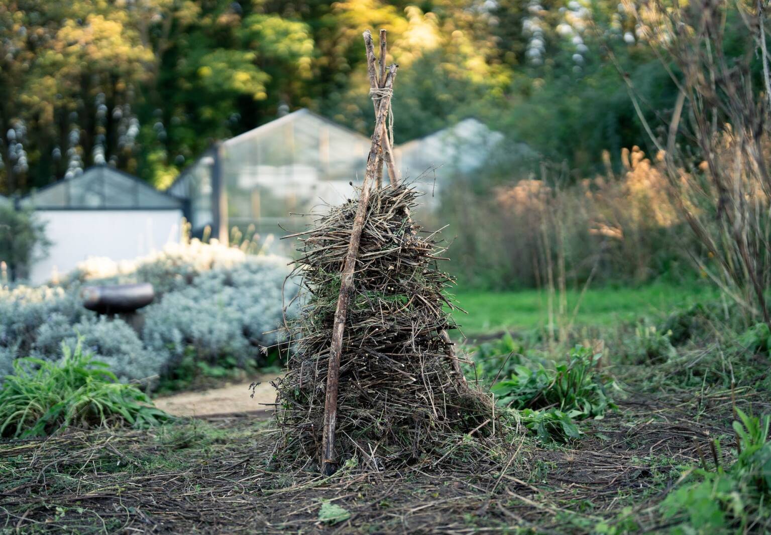 The Bug Snug: An Easy DIY Insect Habitat by OmVed Gardens