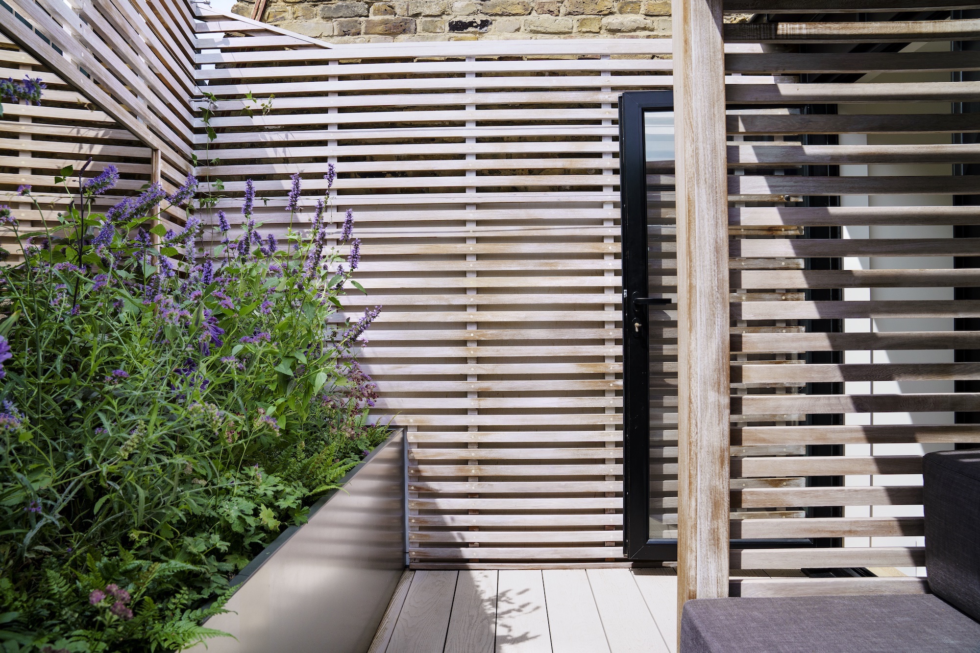 Before & After: Converting an Unusable, Exposed London Rooftop Into a ...