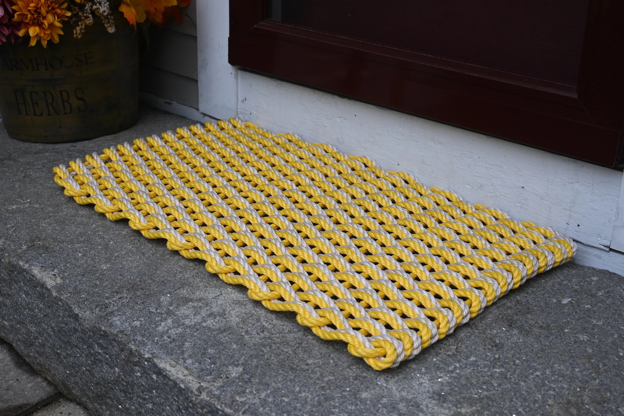 10 Easy Pieces: Nautical Rope Doormats - Gardenista