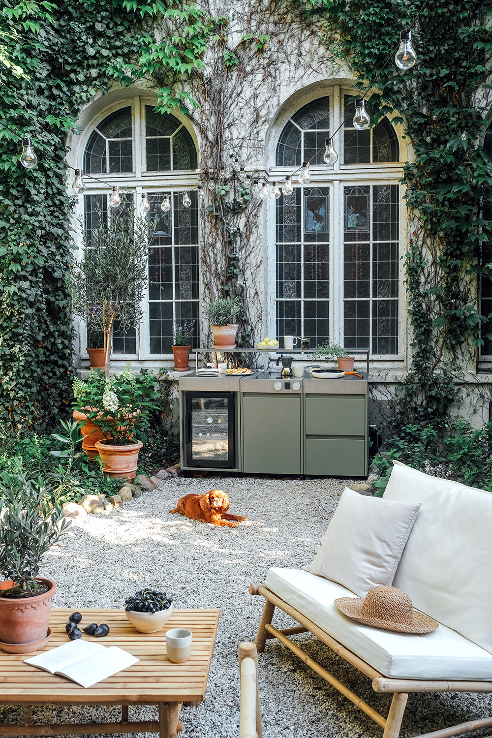 St. Oak's Courtyard Garden: The Our Foood Stories Bloggers Reveal Their ...