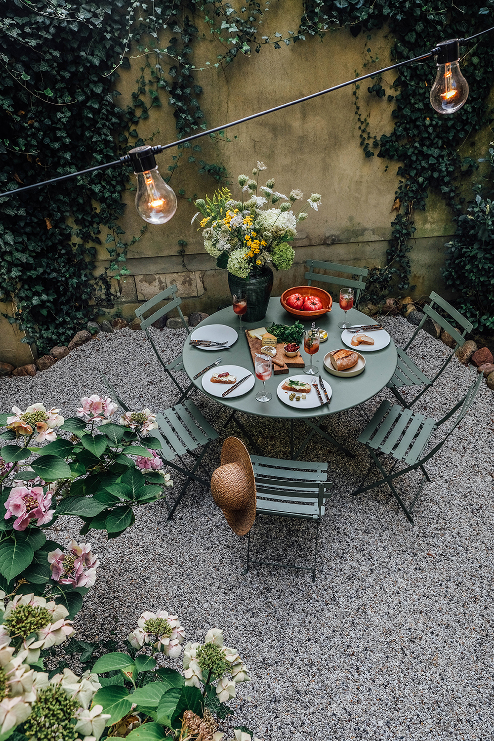 St. Oak's Courtyard Garden: The Our Foood Stories Bloggers Reveal Their ...