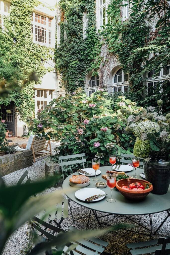 St. Oak's Courtyard Garden: The Our Foood Stories Bloggers Reveal Their ...