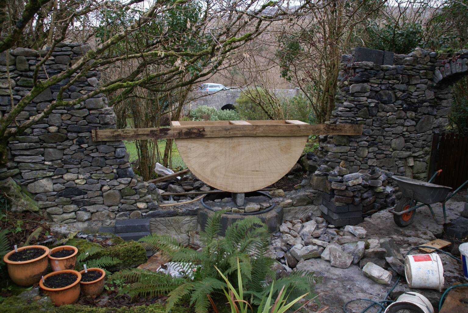 The Garden Decoder: What Is a 'Moon Gate'? - Gardenista